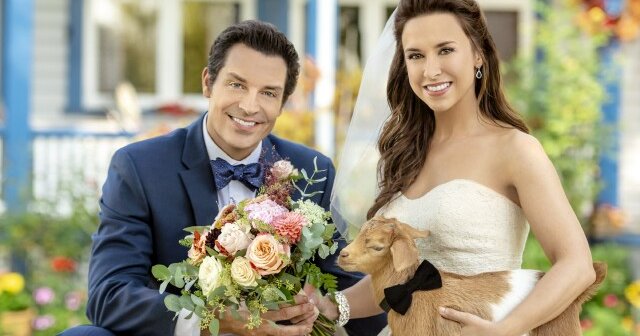 Brennan Elliott and Lacey Chabert are the Tracy and Hepburn of Hallmark ...